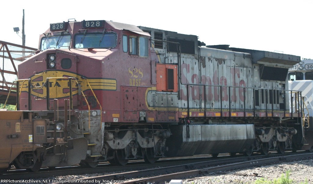 BNSF 828